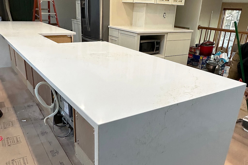 Desert Majesty in Calacatta Quartz: The Linnstone 5167 Sahara Ridge ...